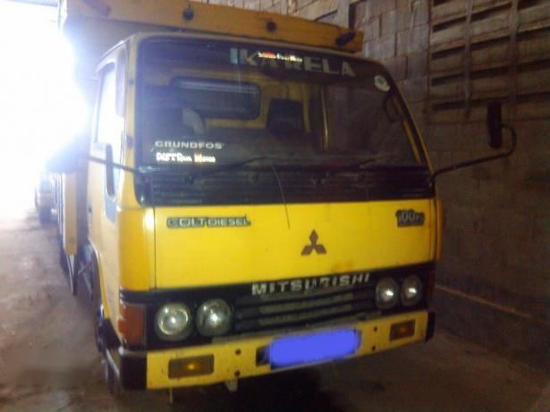 Truk Mitsubishi Colt Diesel PS100 FE 334 Warna Kuning 412147