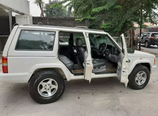 Jual Mobil Bekas Jeep Chrysler Cherokee Country Limited 1998 di ... 4407699