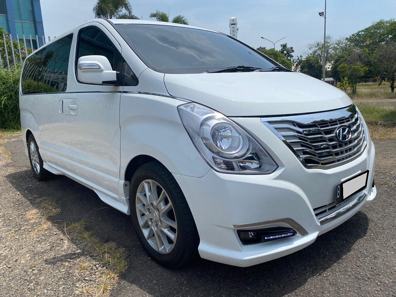 Jual Mobil Hyundai H-1 Royale 2011 Putih di DKI Jakarta 4465588