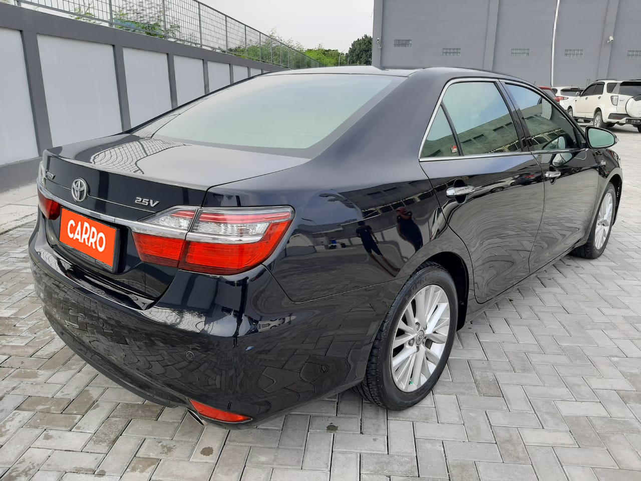 Toyota Camry V AT 2016 Hitam 4467180