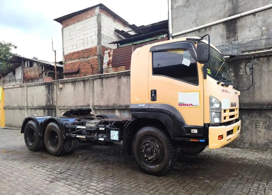 38rbKM MURAH Isuzu Giga tronton 6x4 GVZ 34 K tractor head trailer 2018 ...