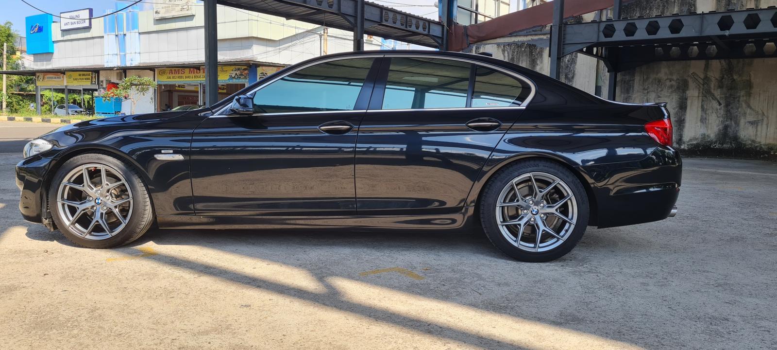 BMW 528i 2.0 Luxury F10 Black On Beige Low KM Jarang Pakai 4622206