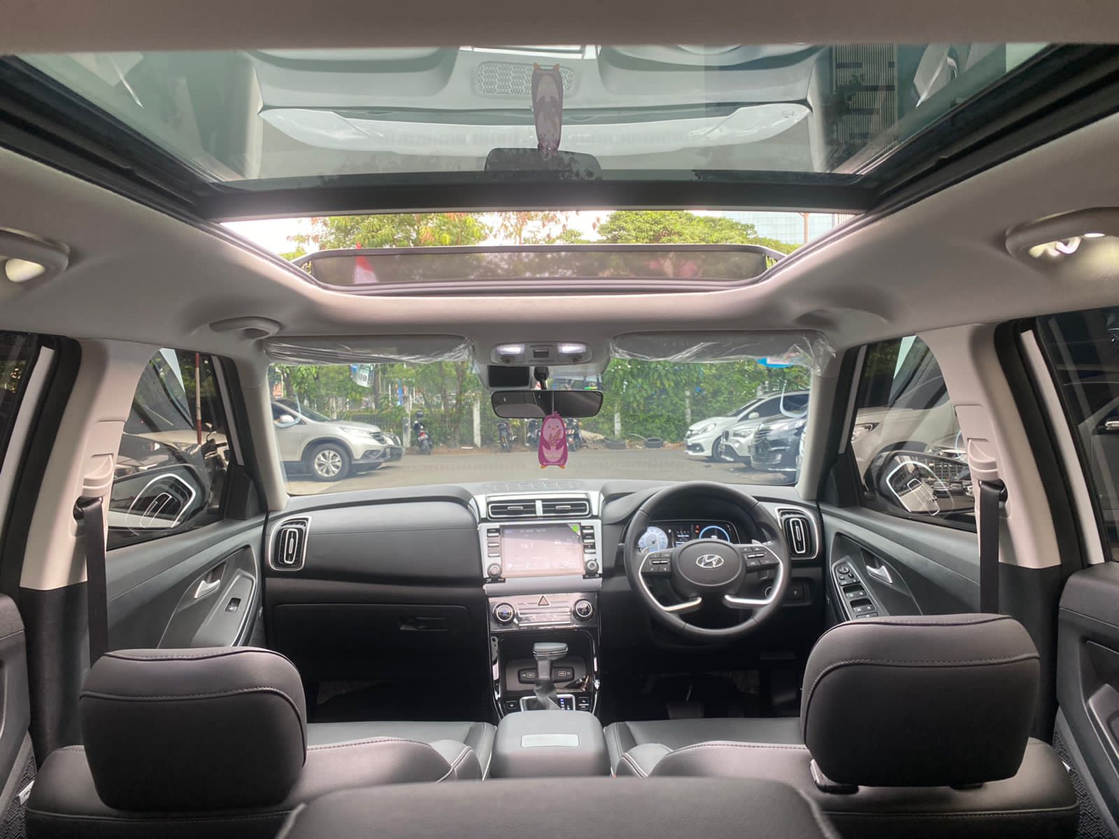 Hyundai Creta two-tone color 1.5 Prem Putih 2022 4640647