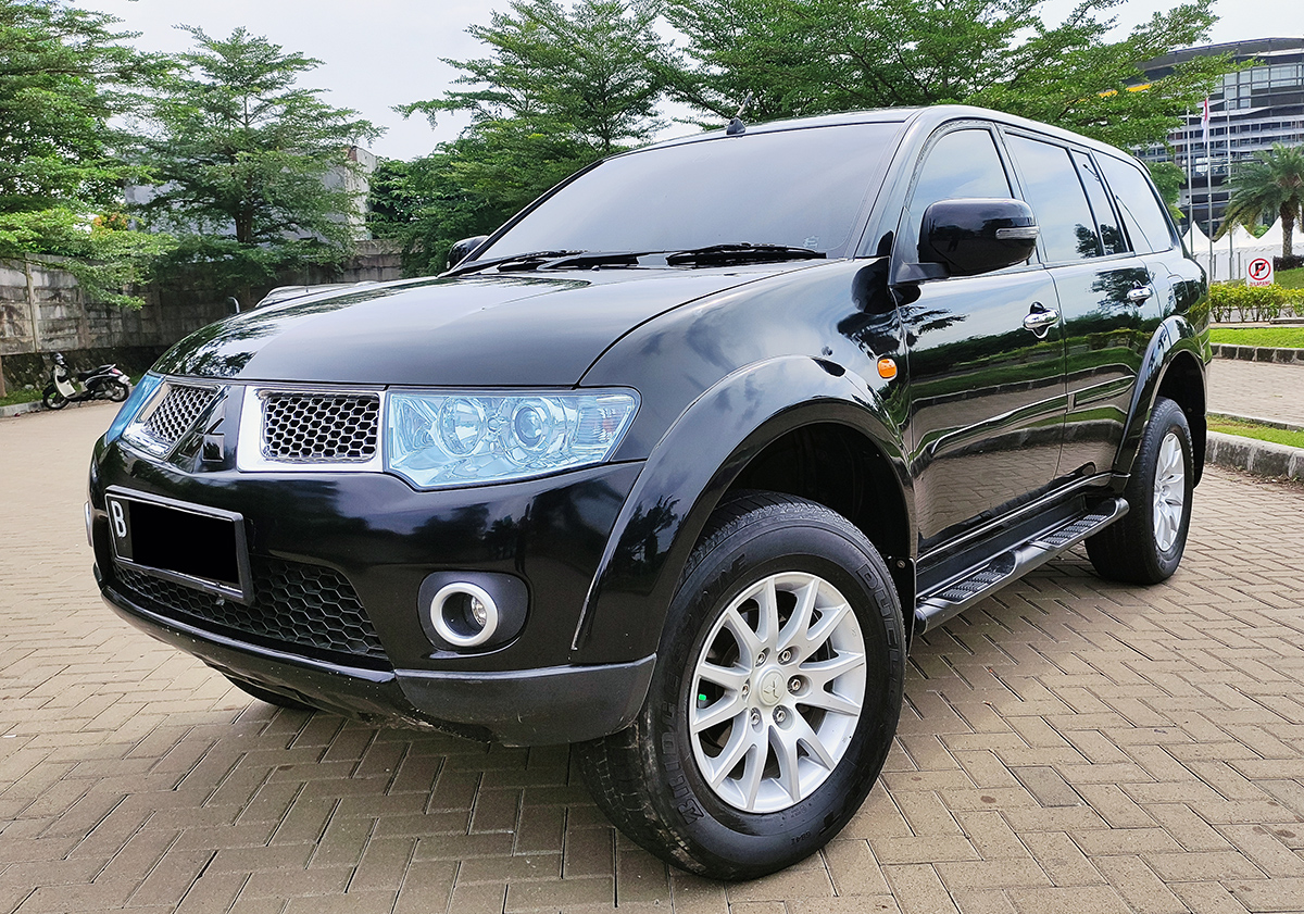 Mitsubishi Pajero Sport Exceed Sunroof 2010 Diesel/Solar DP Minim 4640990