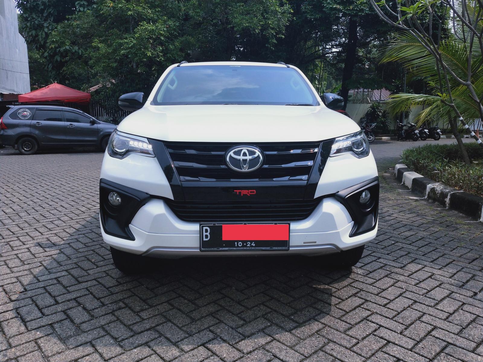 Toyota Fortuner VRZ TRD At 2019 Putih 4646454