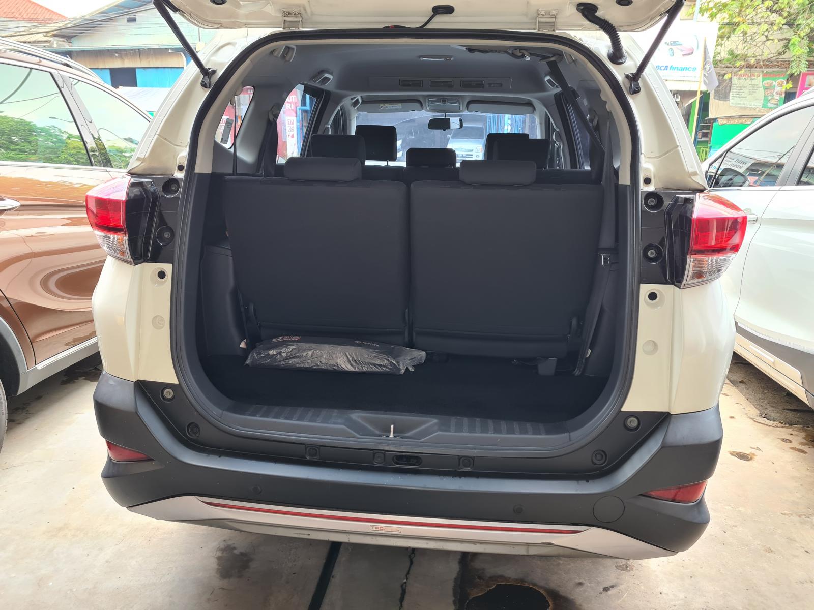 Km 30rban Toyota Rush S TRD AT ( Matic ) 2018 Putih Siap Pakai ... 4664889