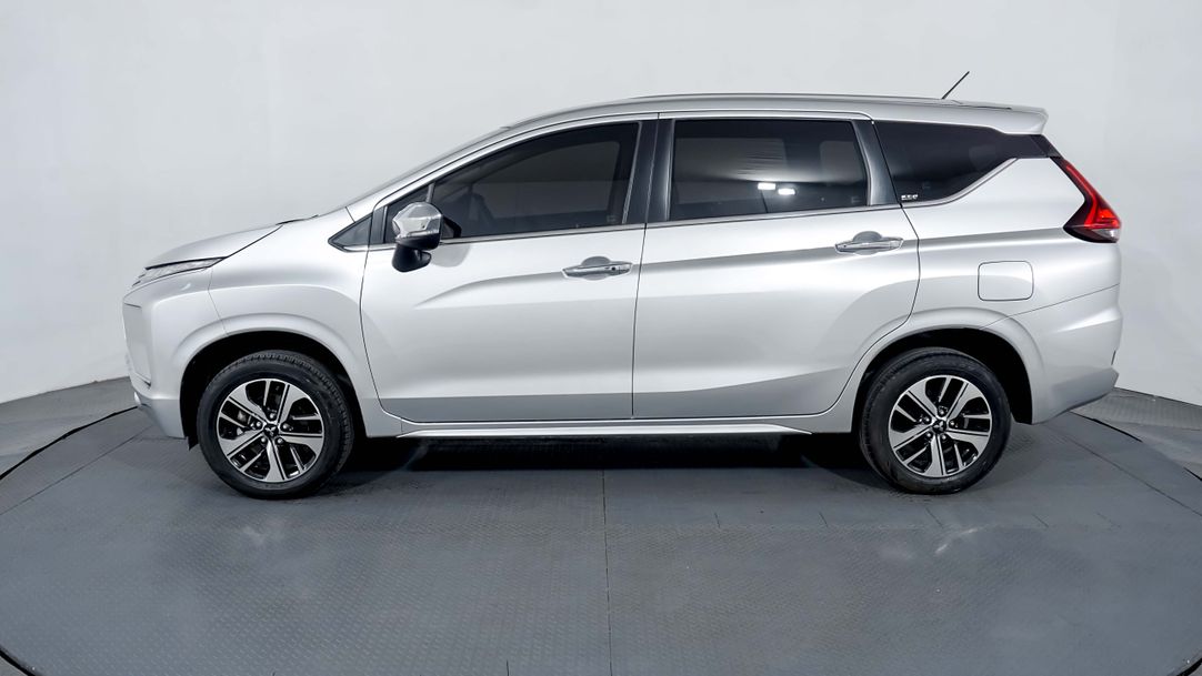 JUAL Mitsubishi Xpander Ultimate AT 2018 Silver 4688959