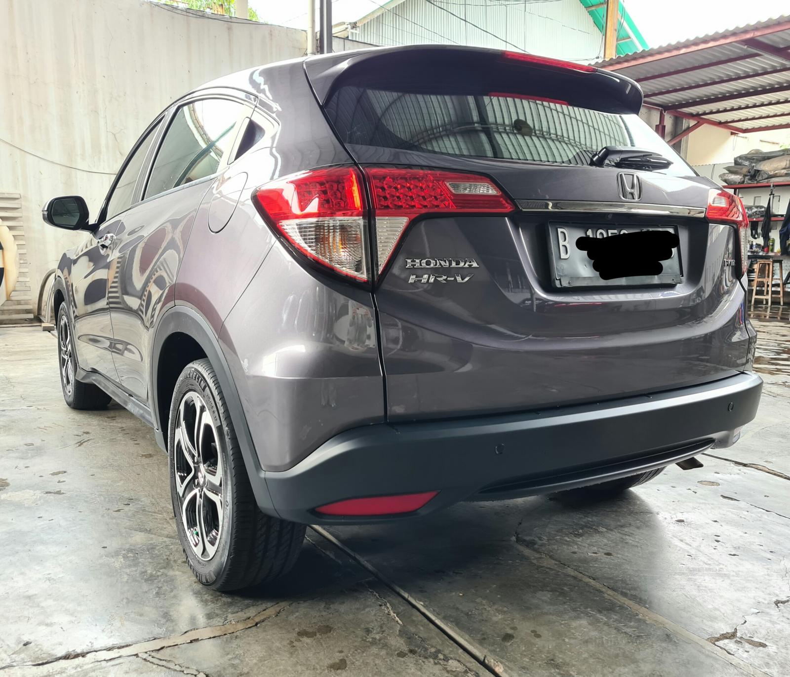 Honda HRV E AT ( Matic ) 2020 Abu2 Tua Km 92rban Siap Pakai 4699037