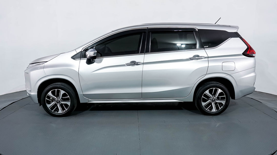 JUAL Mitsubishi Xpander Ultimate AT 2018 Silver 4699580