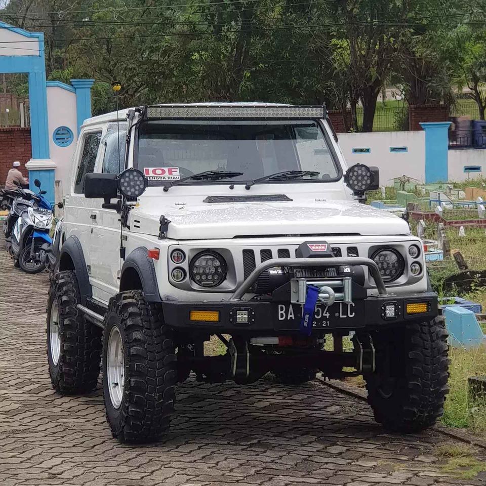 Jual mobil Suzuki Katana jimny 83 4*4 4700023