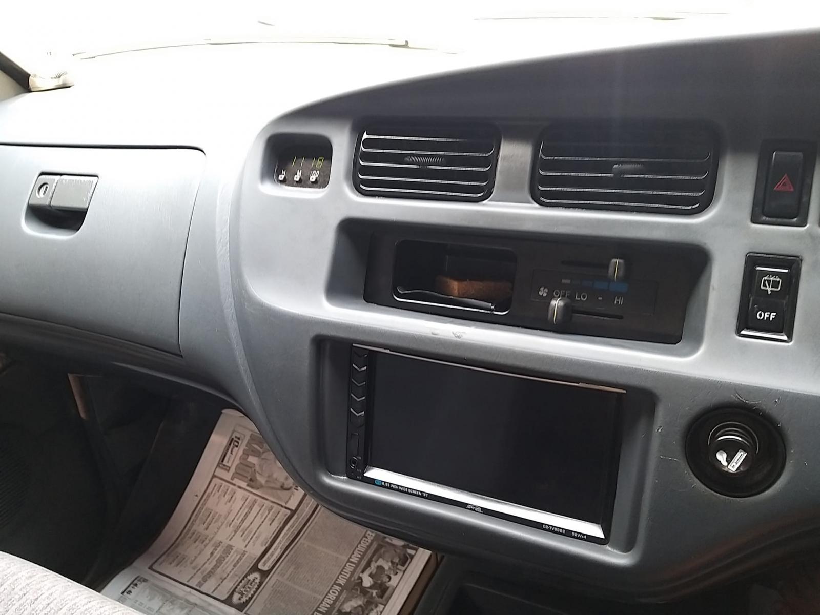 Kijang LGX 1.8cc EFI tahun 2000 warna biru tua metalik 4710011