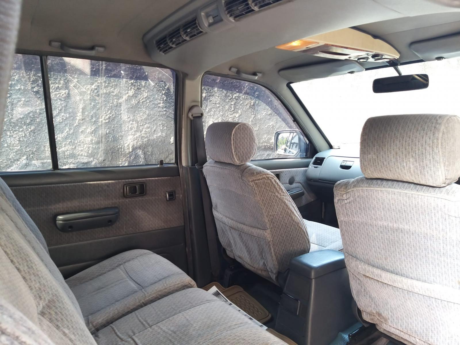 Kijang LGX 1.8cc EFI tahun 2000 warna biru tua metalik 4710011
