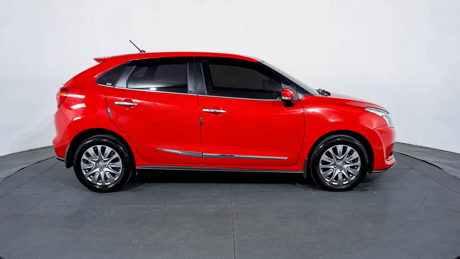 Suzuki Baleno Hatchback AT 2018 Merah 4711966