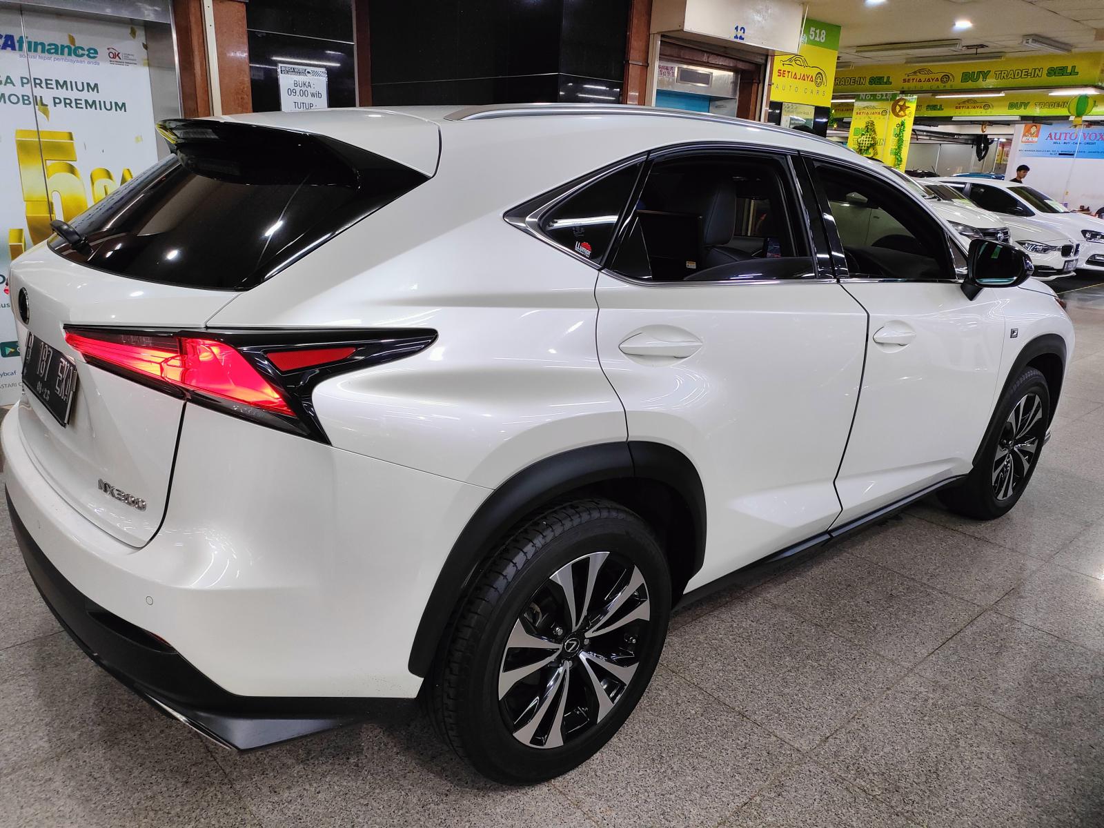 Lexus NX2018 Series 300 F-Sport km 19.000 pajak panjang siap ... 4715671