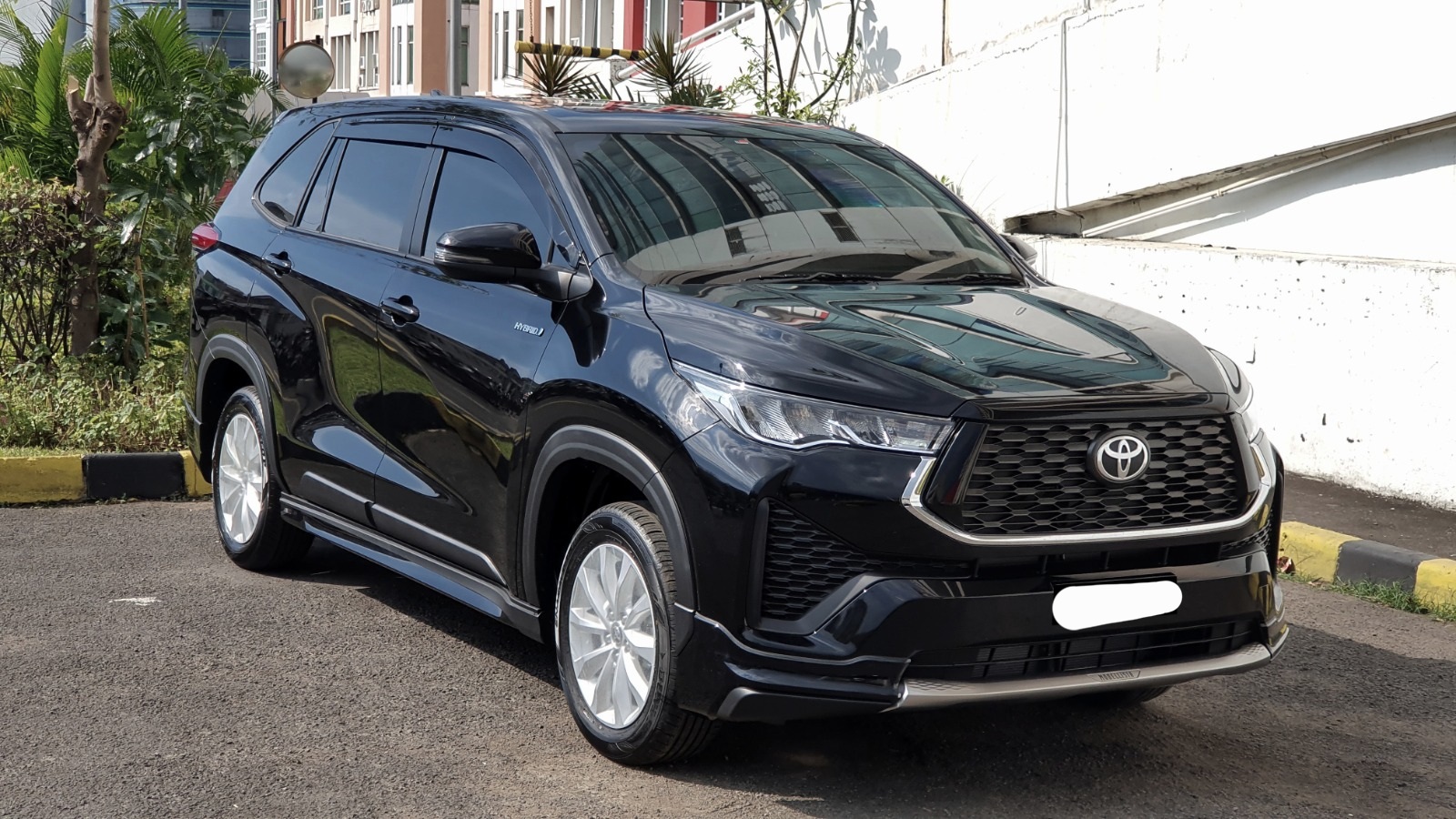 Toyota Kijang Innova Zenix Hybrid 2023 v hybrid modelista hitam ... 4723578
