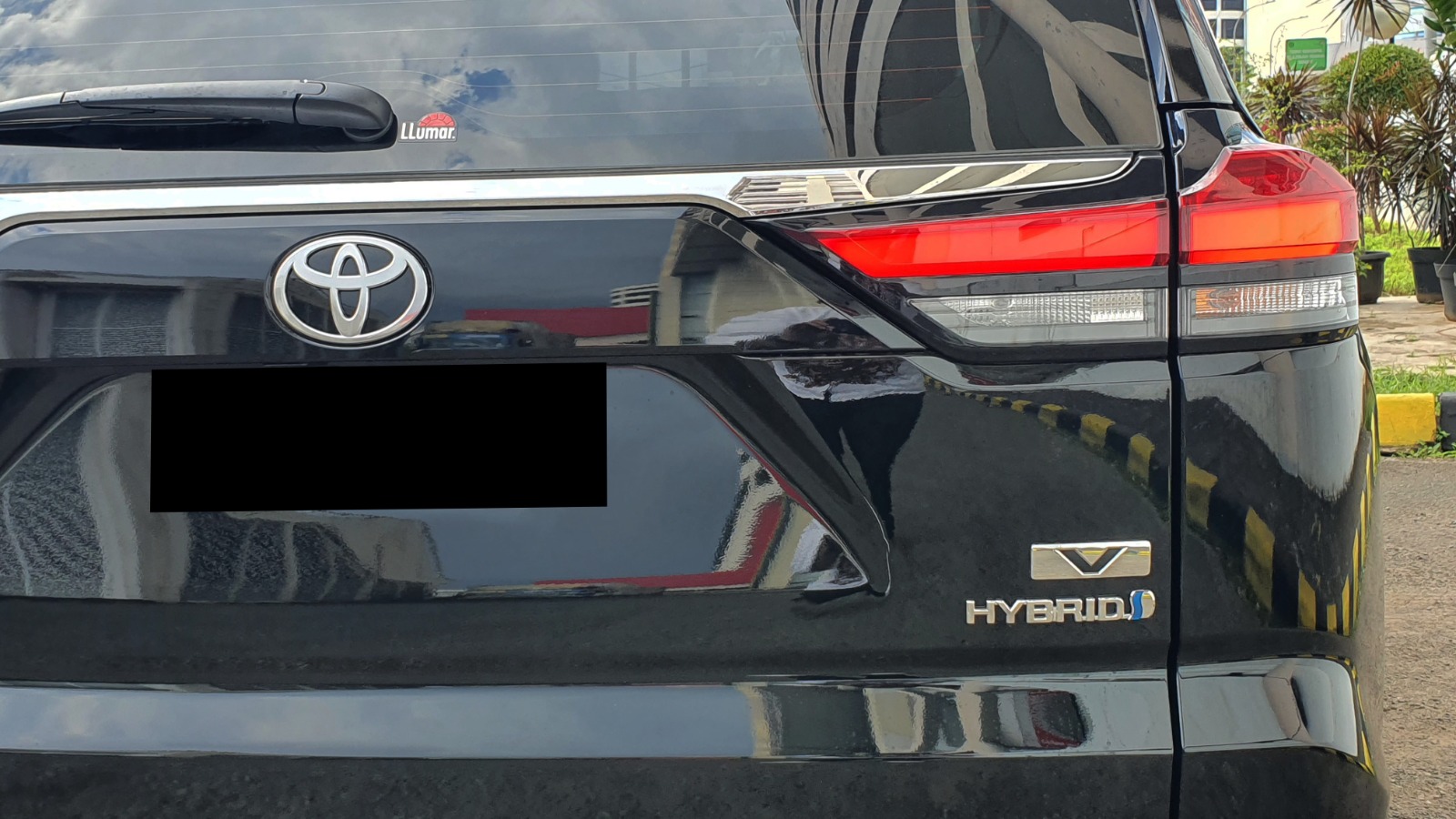 Toyota Kijang Innova Zenix Hybrid 2023 v hybrid modelista hitam ... 4723578