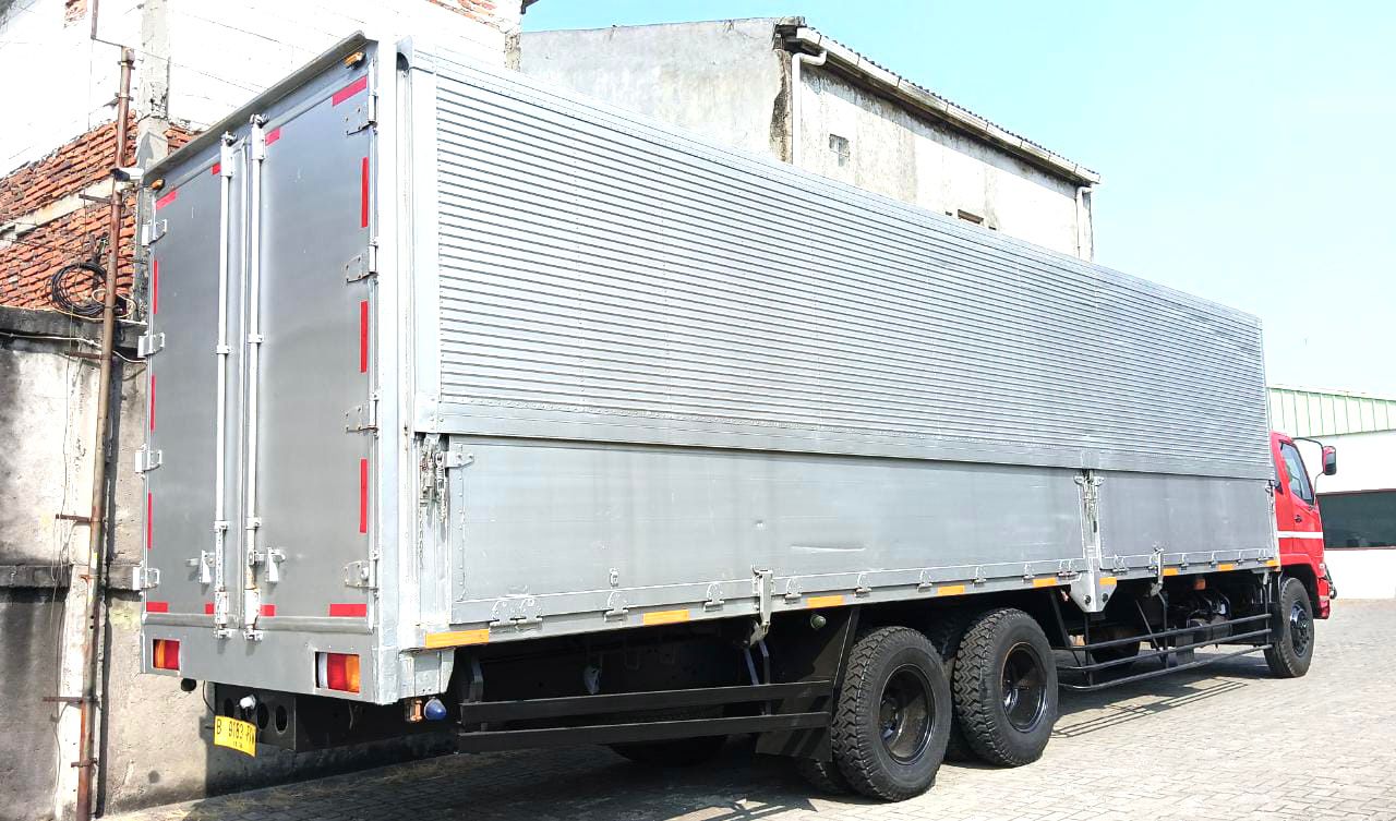 MULUSbanbaruMURAH Mitsubishi Fuso tronton 6x2 HD wingbox 2020 wing box ...