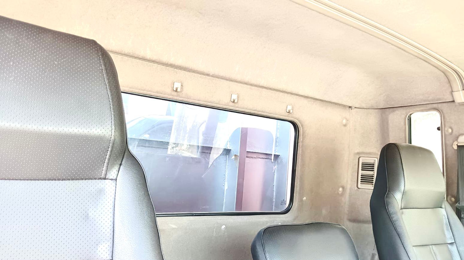 MULUSbanbaruMURAH Mitsubishi Fuso tronton 6x2 HD wingbox 2020 wing box ...