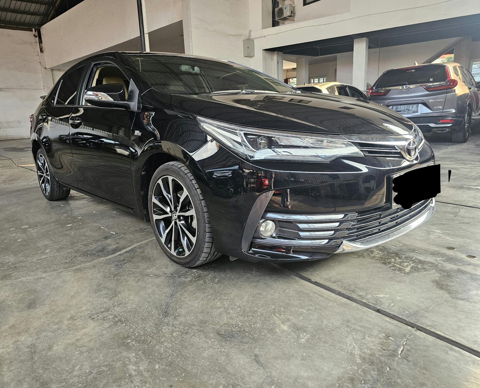 Toyota Altis V 1.8 AT ( Matic ) 2017 Hitam Km Low 64rban Siap ... 4732278