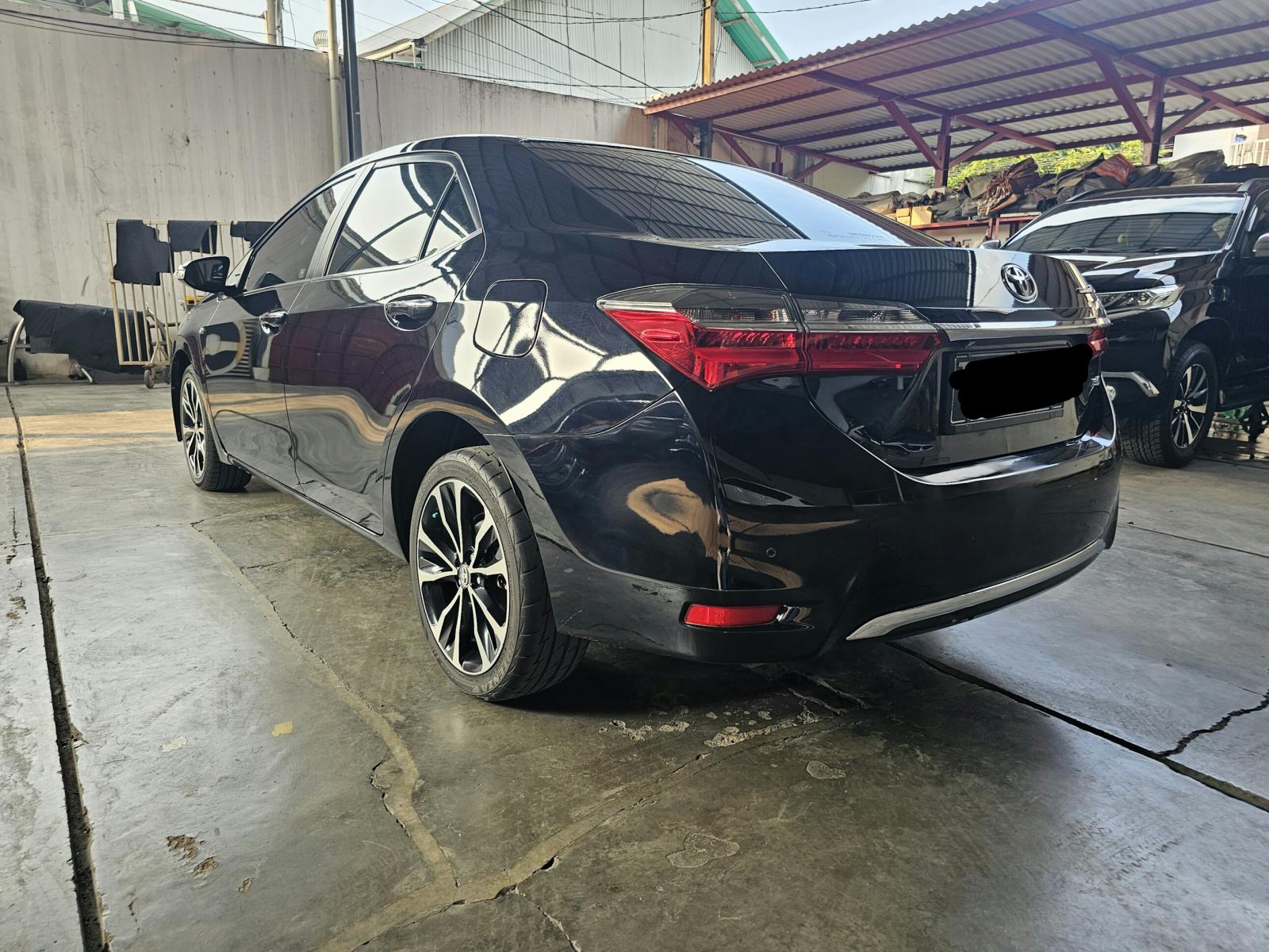 Toyota Altis V 1.8 AT ( Matic ) 2017 Hitam Km Low 64rban Siap ... 4732278
