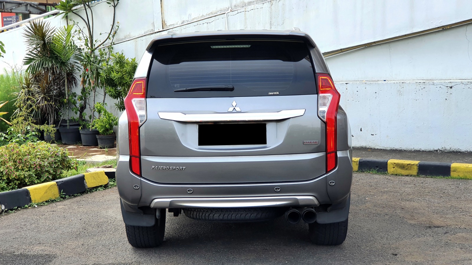 Mitsubishi Pajero Sport Dakar 4x2 AT 2018 abu diesel matic dp62jt ...