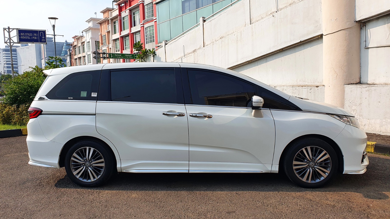 Honda odyssey prestige sunroof 2018 putih km35rban record cash ... 4738325