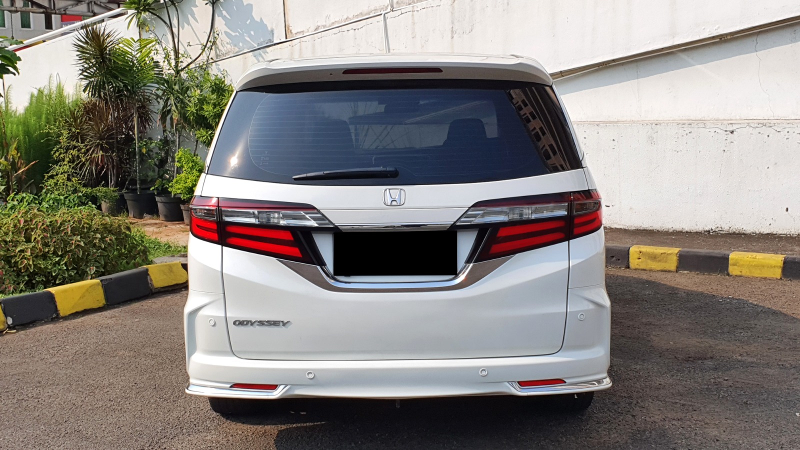 Honda odyssey prestige sunroof 2018 putih km35rban record cash ... 4738325