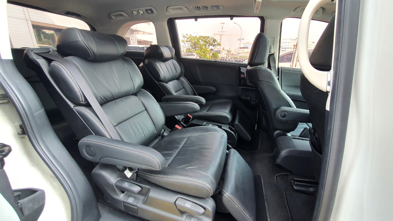 Honda odyssey prestige sunroof 2018 putih km35rban record cash ... 4738325