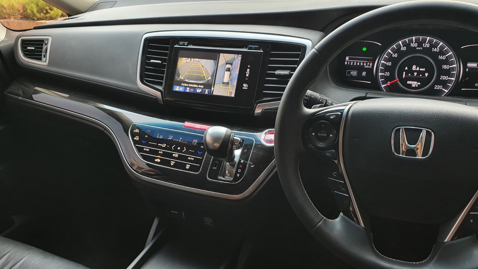 Honda odyssey prestige sunroof 2018 putih km35rban record cash ... 4738325