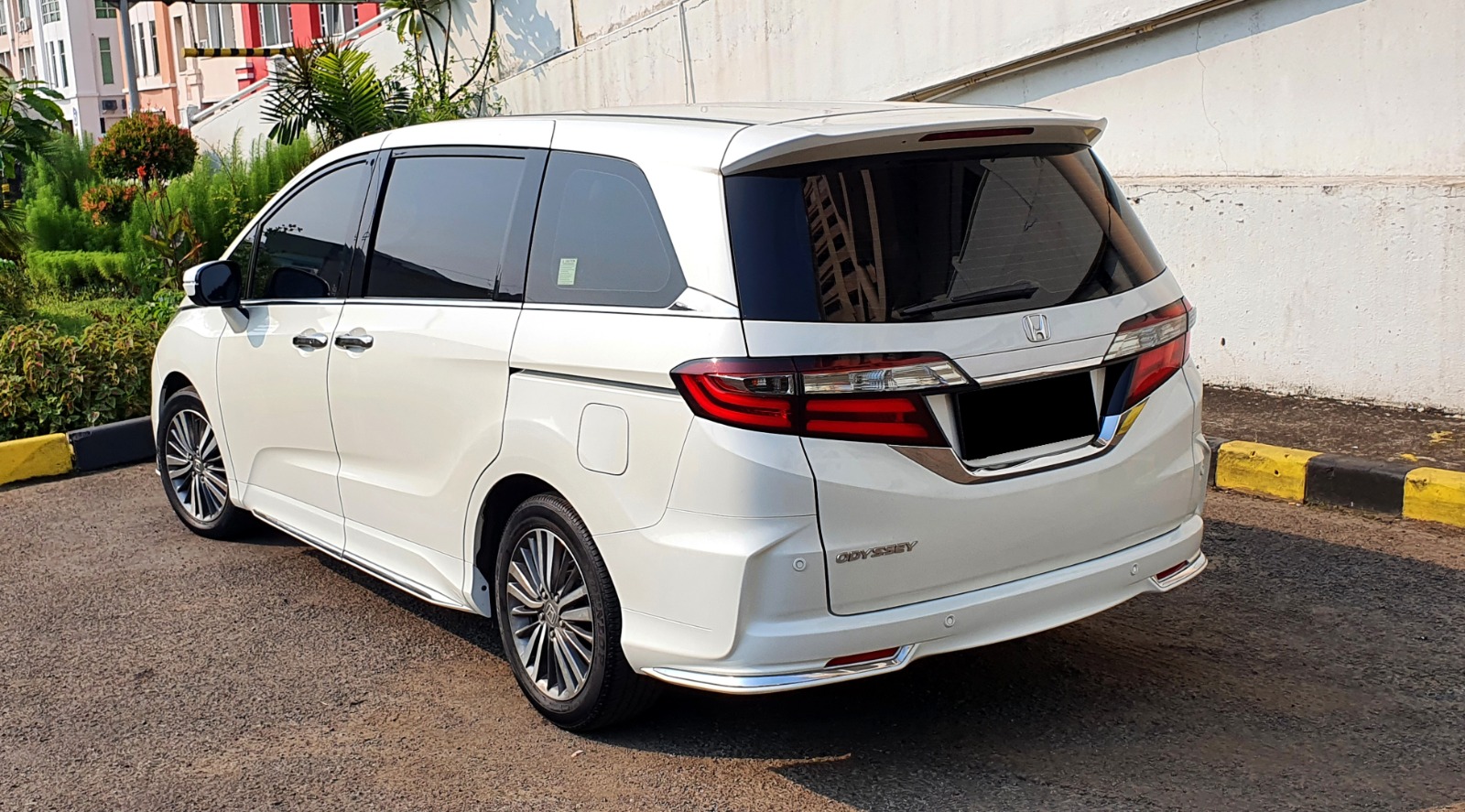 Honda Odyssey Prestige 2.4 2018 sunroof putih km 35rban tgn ... 4738328