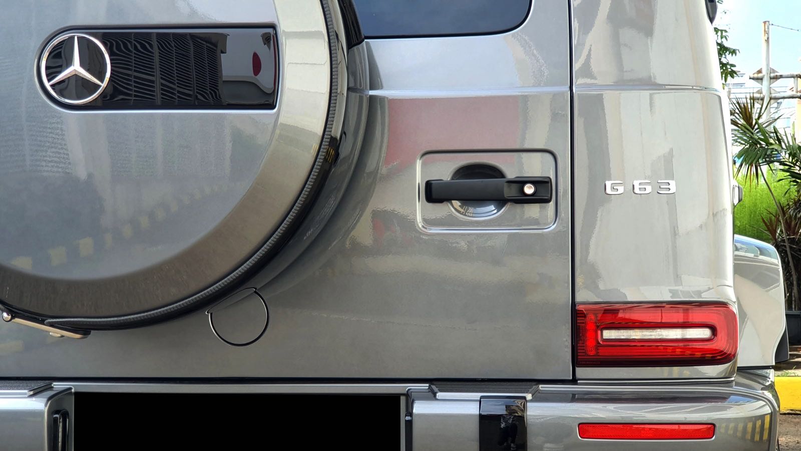 BRAND NEW Mercedes Benz Jeep G63 AMG AT 2023 Indium Grey On Red ... 4741279
