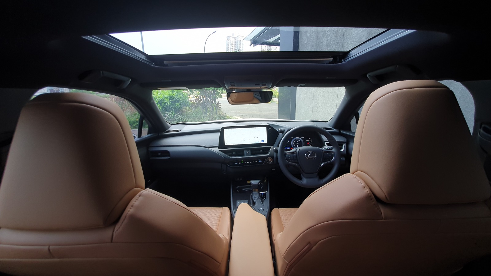 Lexus UX250 Hybrid AT 2022 White On Brown LOW KM 3RIBUAN ASLI ... 4742753