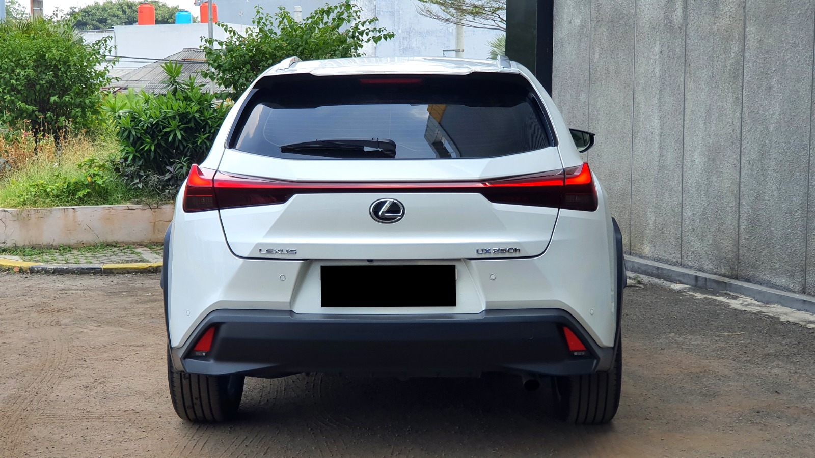 Lexus UX250 Hybrid AT 2022 White On Brown LOW KM 3RIBUAN ASLI ... 4742753