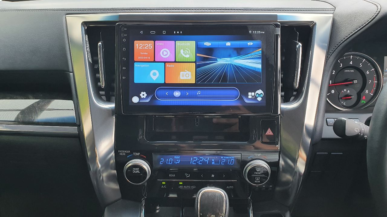 Toyota Vellfire 2.5L ZG Audioless CBU AT 2016 White On Black KM ... 4742767