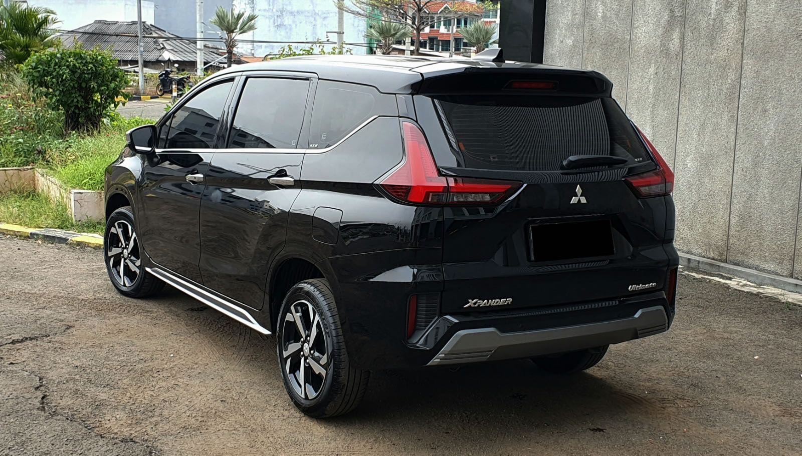 Mitsubishi Xpander Ultimate Facelift AT 2022 Diamond Black Mica 2022 ...