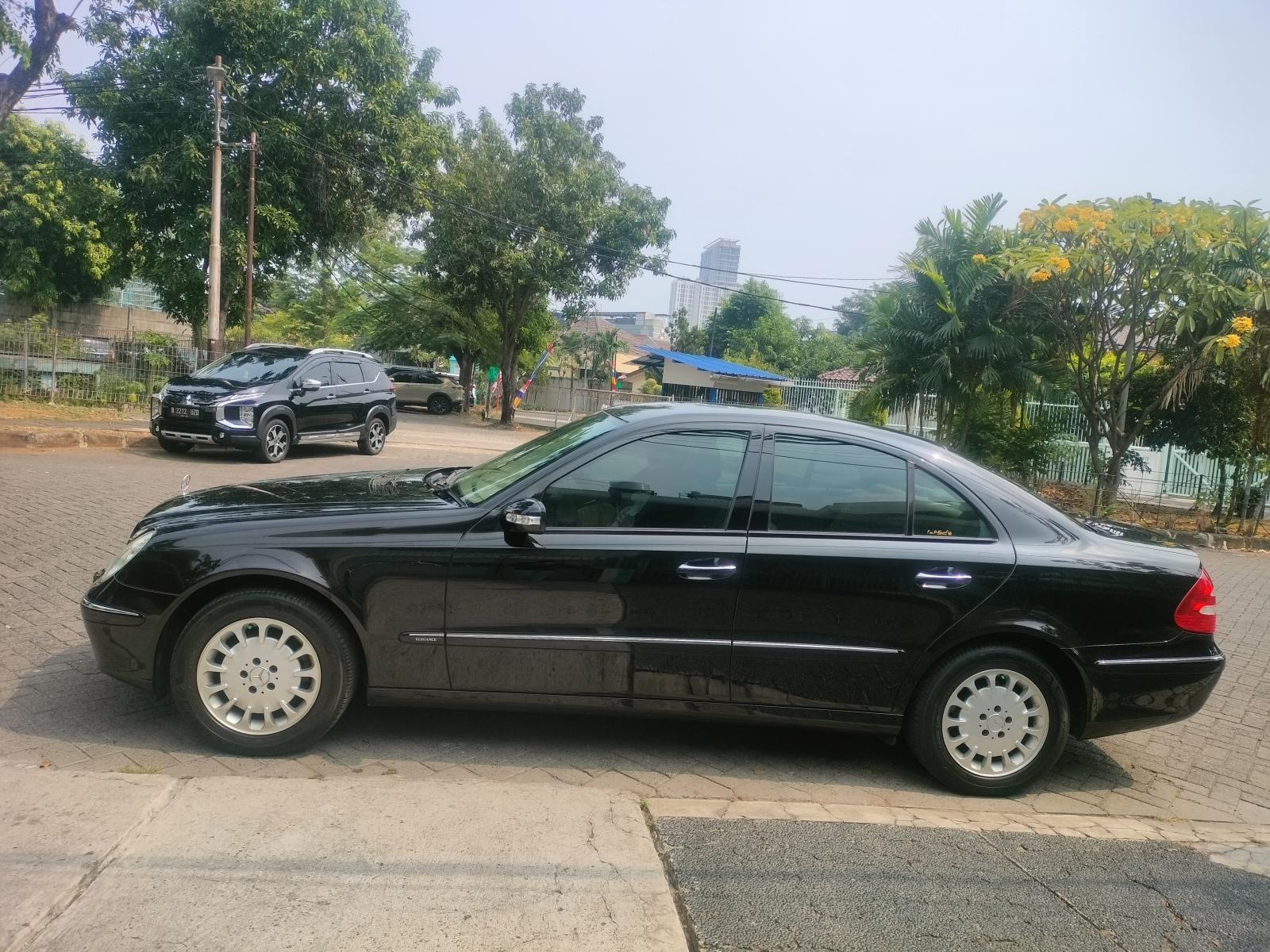 Mercedes-Benz E-Class E 280 3.0 7 Tronic A/T 2007 Hitam Bensin 4743896