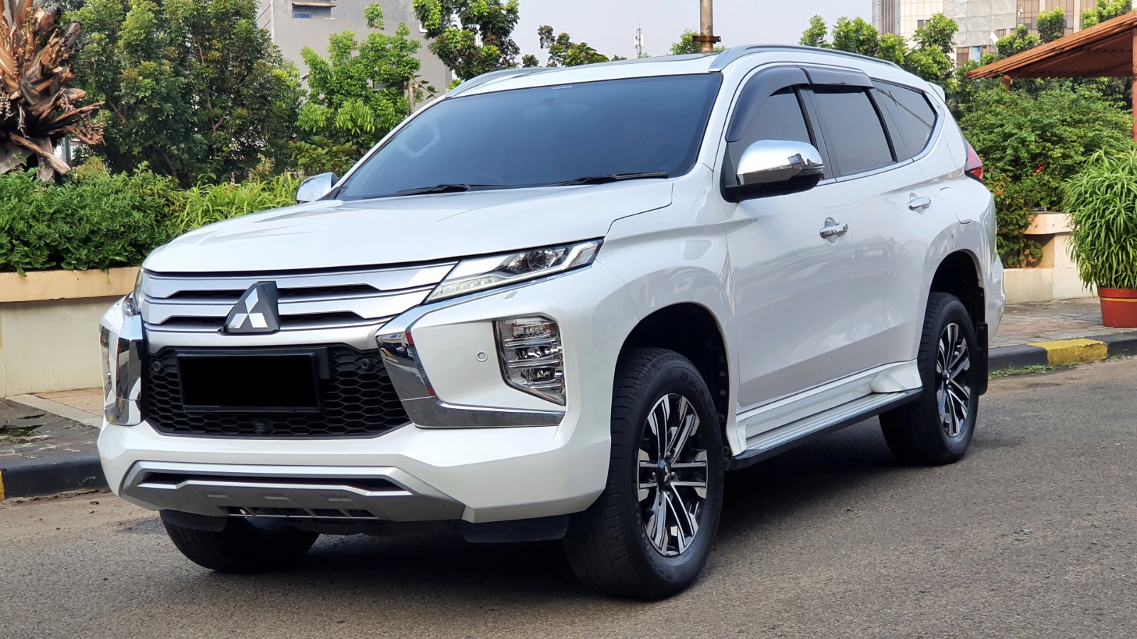 Mitsubishi Pajero Sport NewDakar Ultimate 4x4 A/T putih 2021 ... 4745899