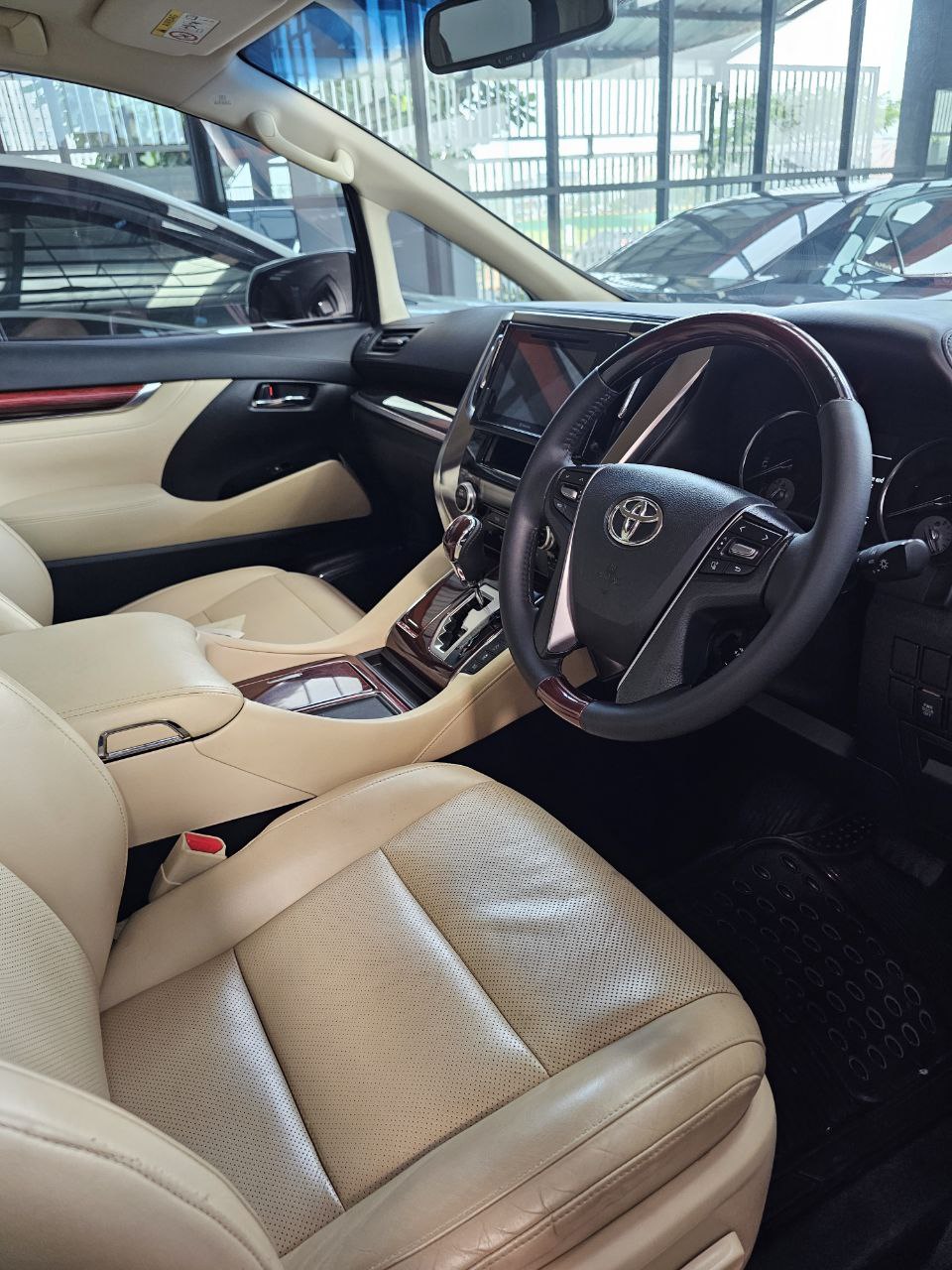 Toyota Alphard 2.5 G A/T 2016 MPV 4748605