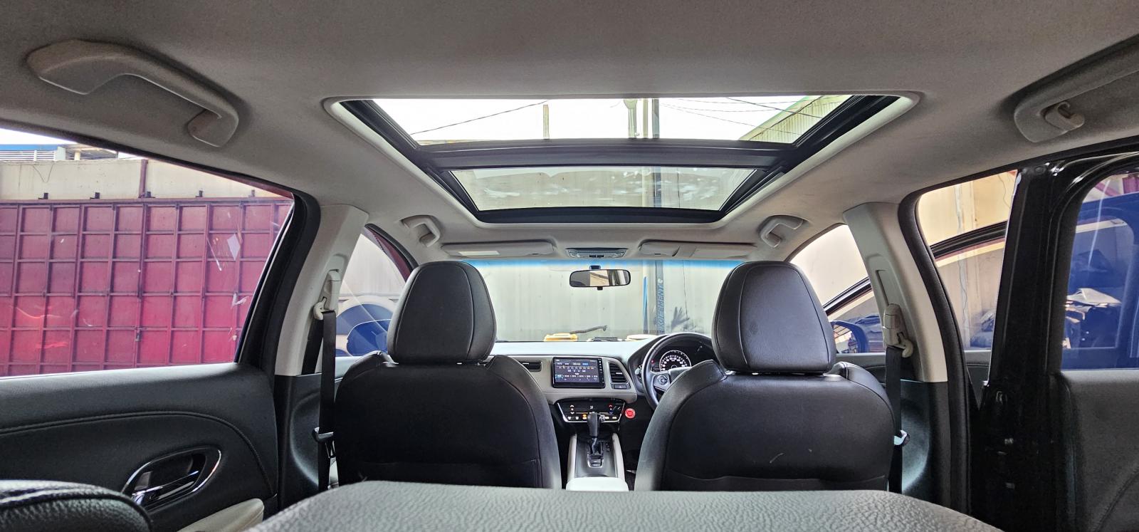 Honda HRV Prestige A/T ( Matic Sunroof ) 2019 Hitam Km 44rban ... 4755002