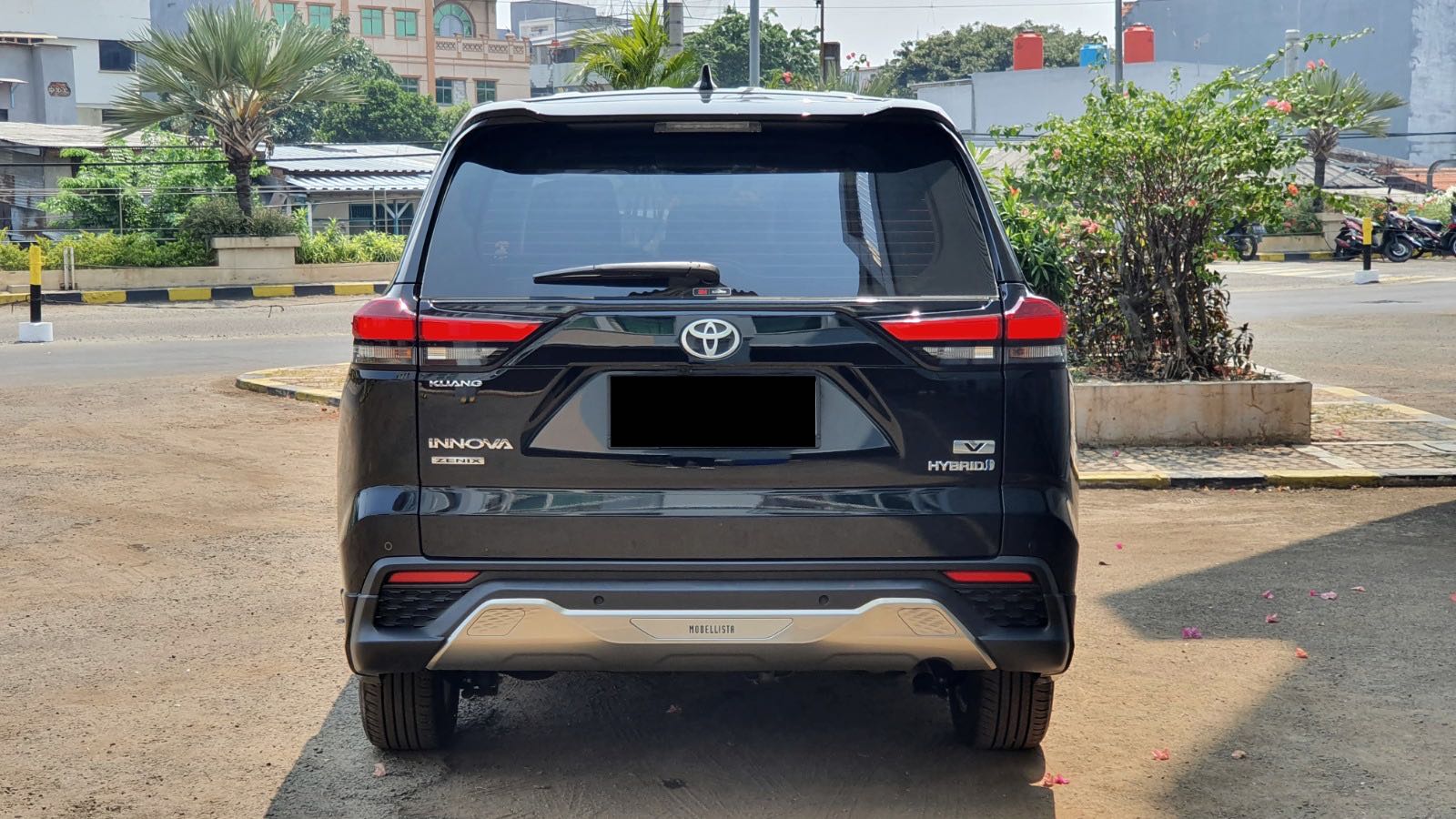 Toyota All New Kijang Zenix 2.0 V HV Hybrid Modelista AT Attitude ...