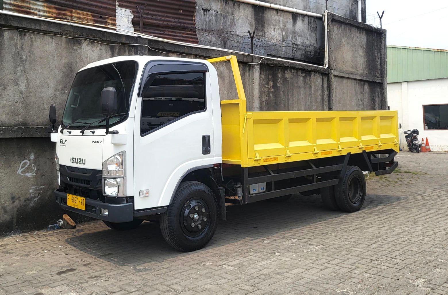 Regis 2023 & ban baru CDD Isuzu Elf NMR HD losbak 2022 load bak los 4760555