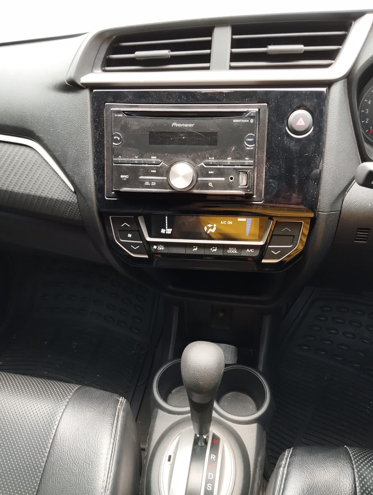 Honda Brio E CVT AT Matic 2020 Kuning 4766994