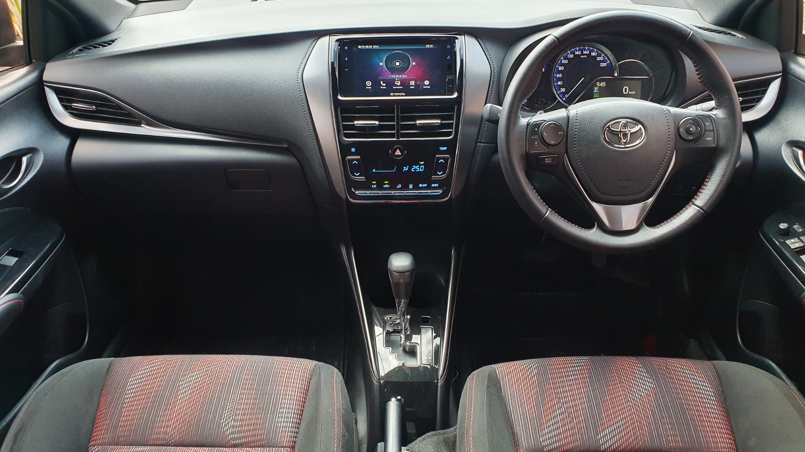Toyota Yaris 1.5 GR Sport Facelift At 2021 Merah Metalik 4769705