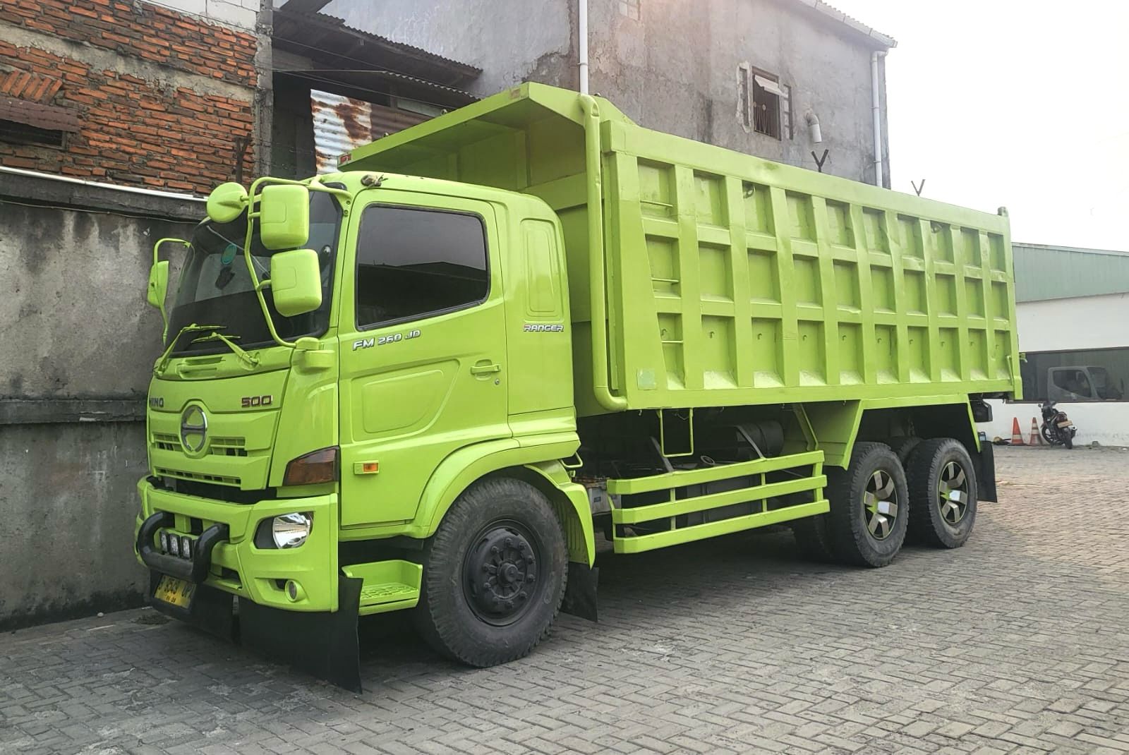 Hino tronton 6x4 FM 260 JD dumptruck 2017 FM260JD bak dump truck truk ...