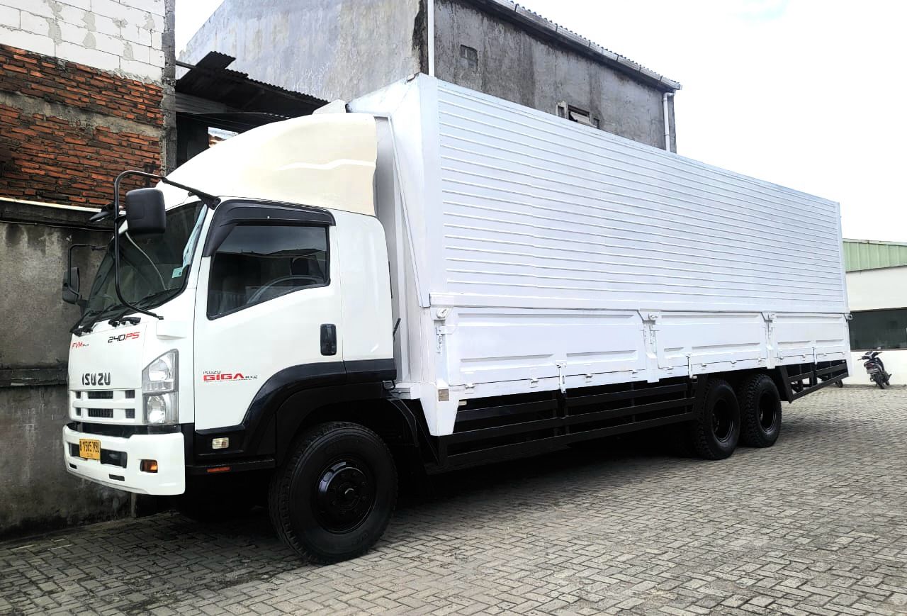 MULUS+banbaruMURAH Isuzu giga tronton 6x2 FVM34W wingbox 2017 wing box ...