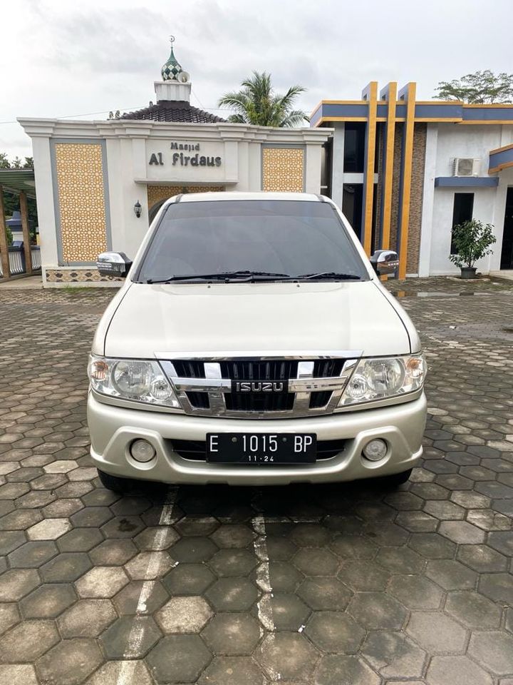 Isuzu Panther LS Putih gading 4785939