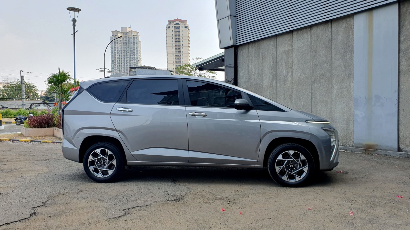 Hyundai STARGAZER prime 2022 silver km 17rban cash kredit proses ...