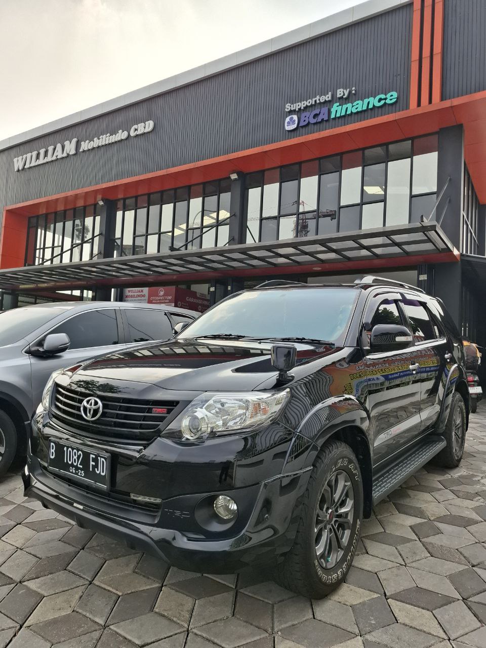 Toyota Fortuner G Lux TRD Bensin Matic Tahun 2015 Kondisi Mulus ... 4803376