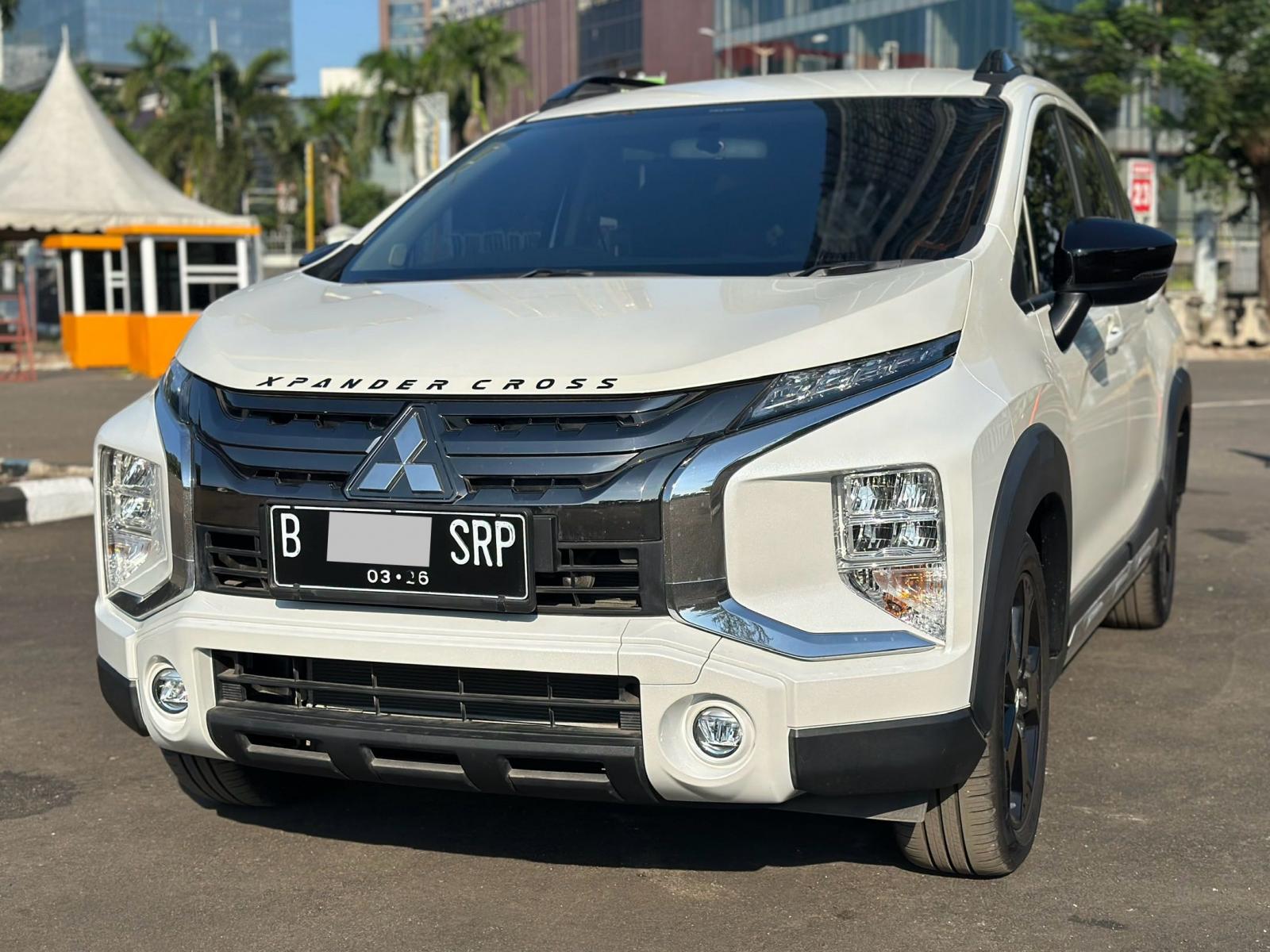 XPANDER CROSS PREMIUM ROCKFORD BLACK EDITION AT PUTIH TAHUN 2021 ...