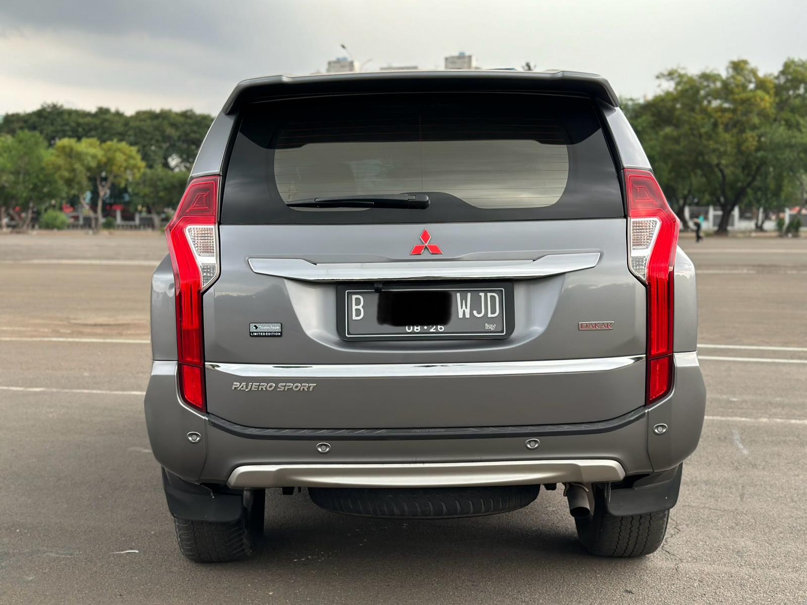 PAJERO DAKAR 4X2 AT GREY 2016 SUV SIAP PAKAI TERMURAH KONDISI TERAWAT ...